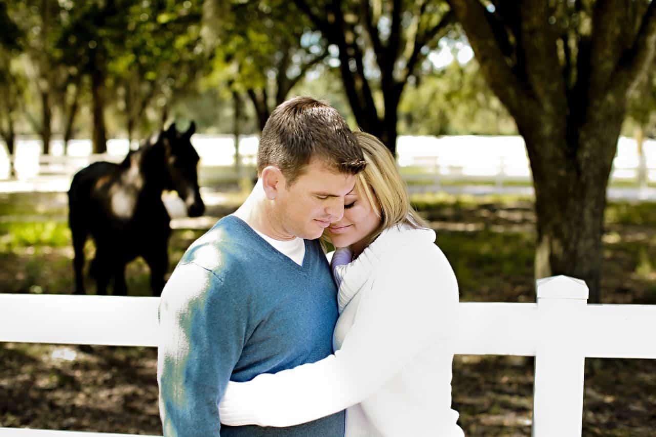 Hug Quotes and Messages For a Loved One - YeyeLife