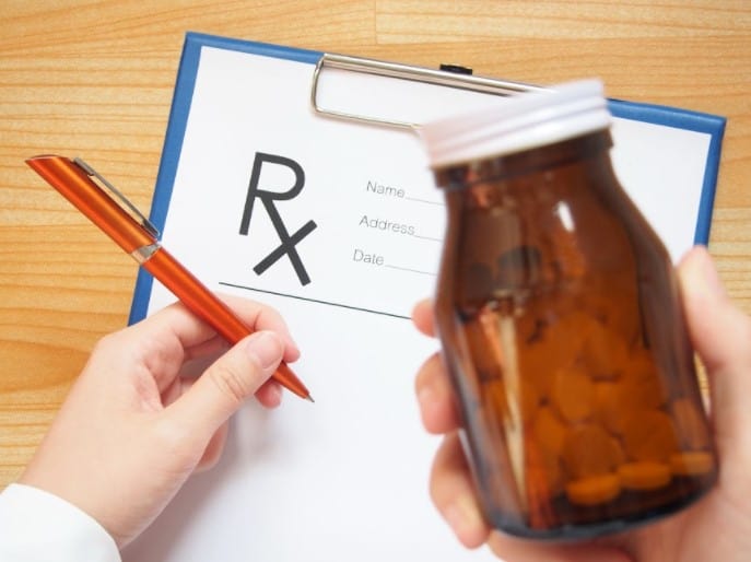 9 Warning Signs Of Medication Errors - YeyeLife