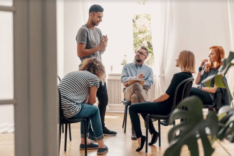 4 Things To Consider When Choosing A Drug Treatment Program - YeyeLife
